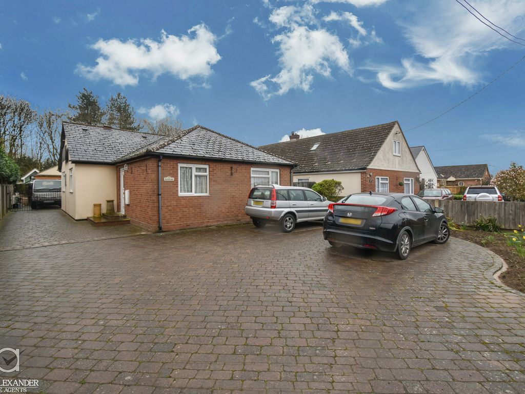 3 bed detached bungalow for sale in Aldham, Colchester, Essex CO6, £ ...