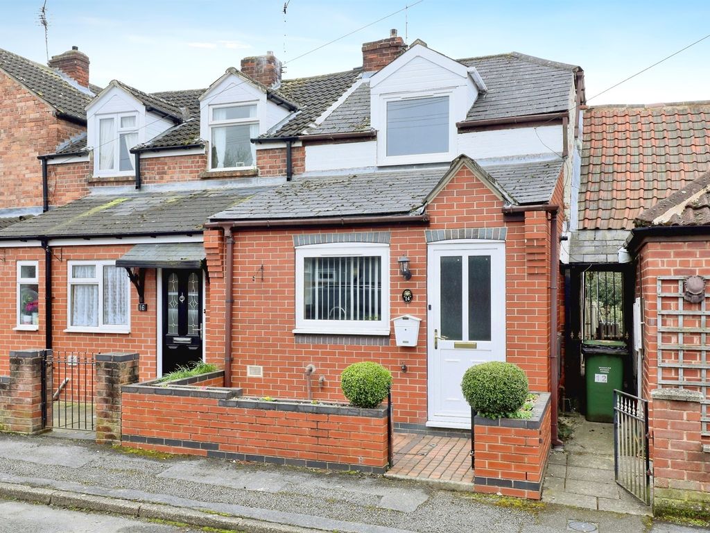 2 bed terraced house for sale in Bye Path Road, Retford DN22, £130,000 - Zoopla