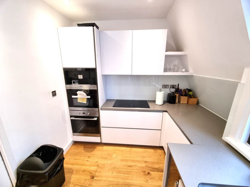 3 bed flat to rent in Trafalgar Square, St James` S SW1Y, £8,667 pcm ...