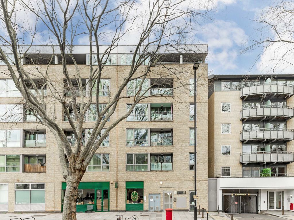 1 bed flat to rent in Chiswick High Road, London W4, £1,673 pcm - Zoopla