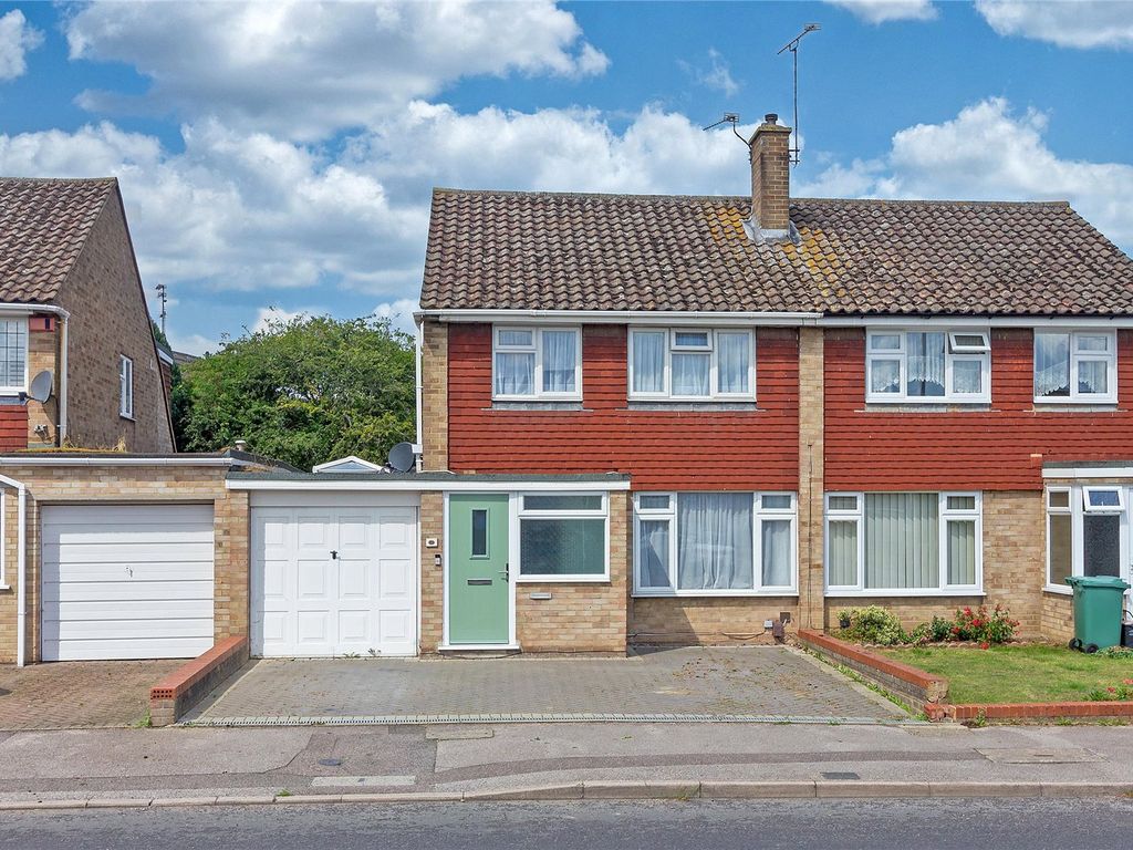 3 Bed Semi Detached House For Sale In Adelaide Drive Sittingbourne