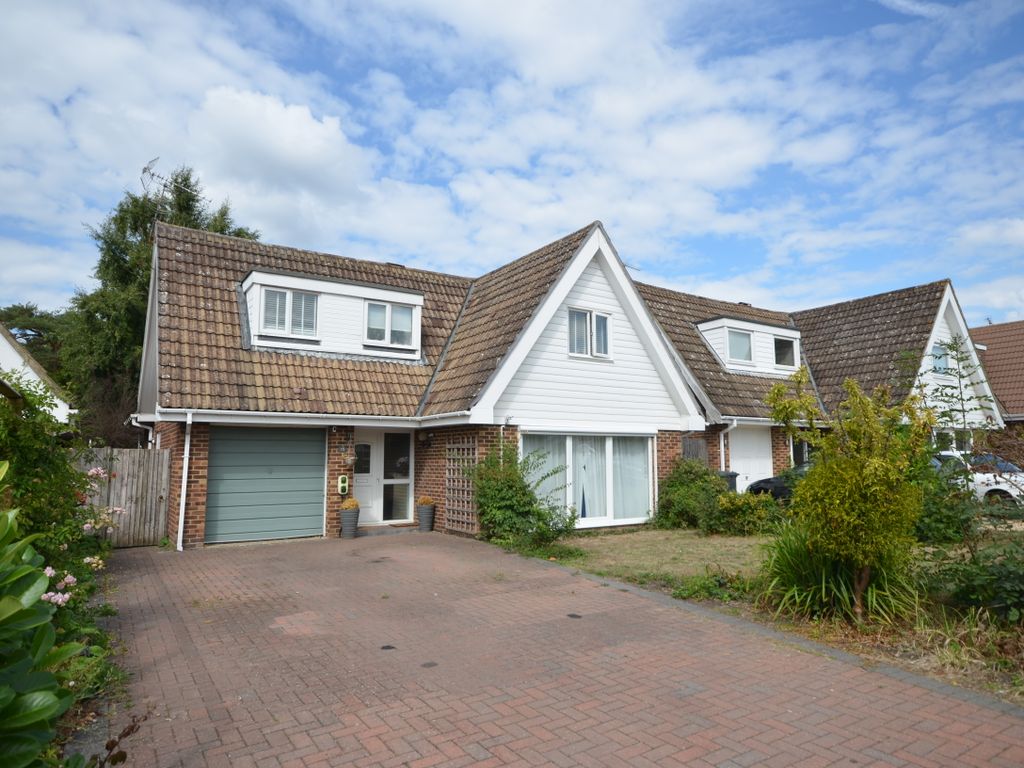 4 bed detached house for sale in Old Cross Tree Way, Ash Green, Surrey ...