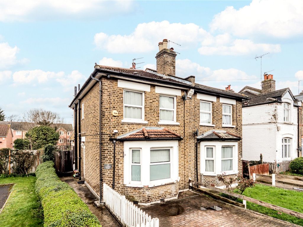 3 Bed Semi Detached House For Sale In Broomfield Road London N13 £