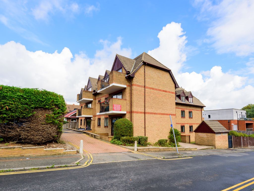 2 bed flat for sale in Baring Road, London SE12 - Zoopla