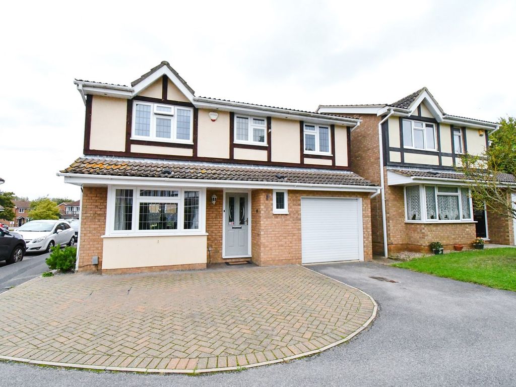 4 Bed Detached House For Sale In Ripon Close Kempston Bedford Mk42 £