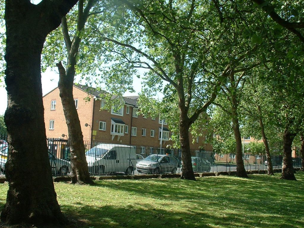 1 bed hotel to rent in Grinstead Road, London SE8, £1,475 pcm - Zoopla