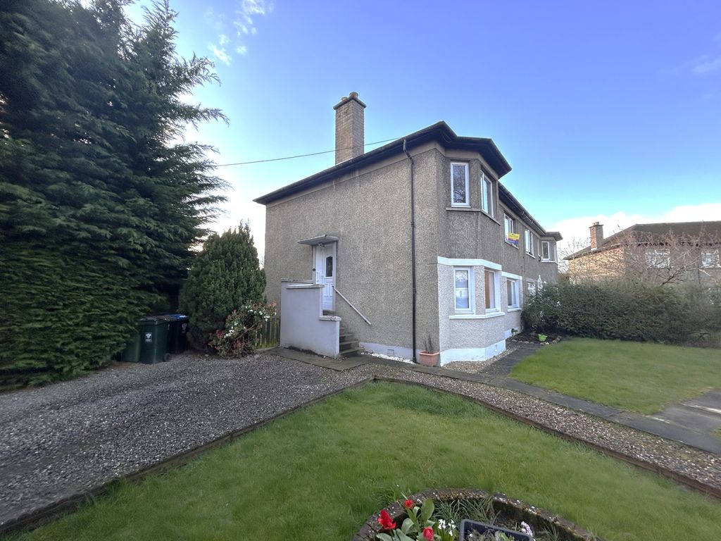 2 bed flat for sale in Carnegie Place, Perth PH1, £115,000 - Zoopla