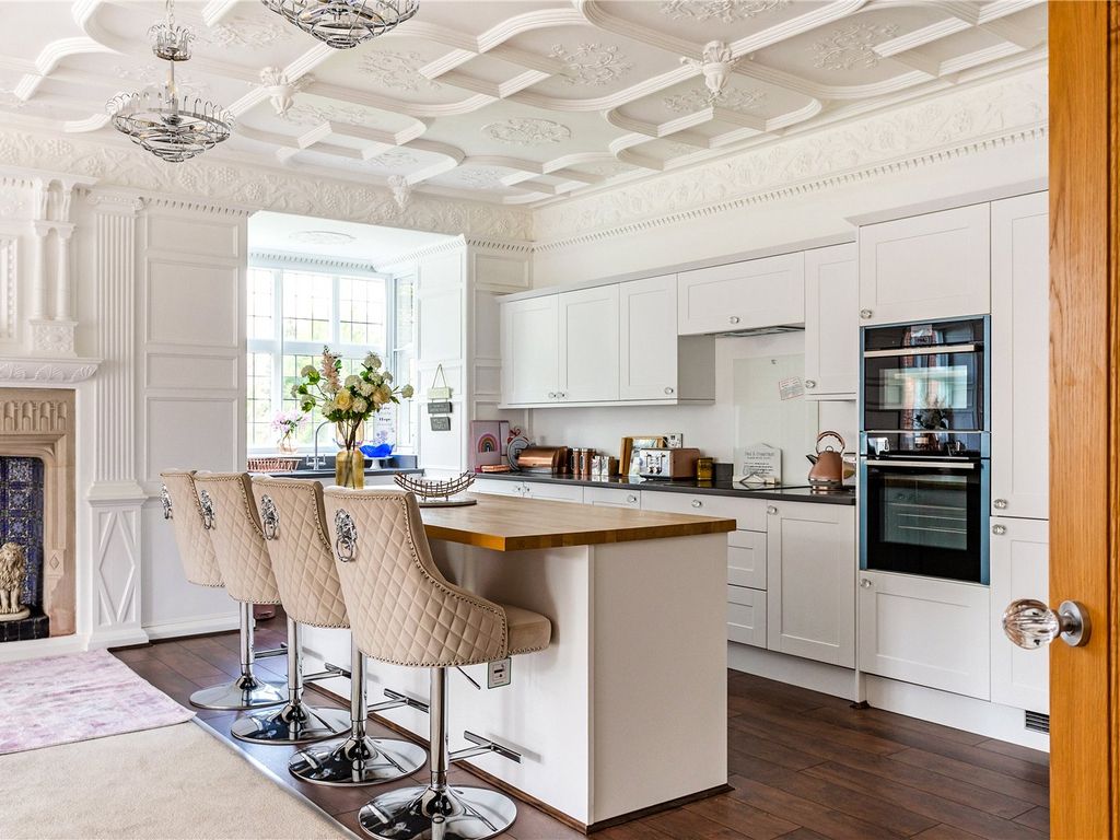 2 bed flat for sale in Slaugham Place, Haywards Heath RH17, £550,000 ...