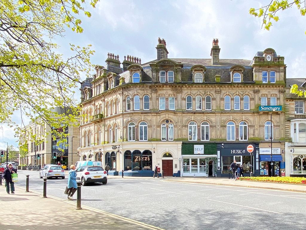 1 bed flat for sale in Station Square, Harrogate, North Yorkshire HG1 ...