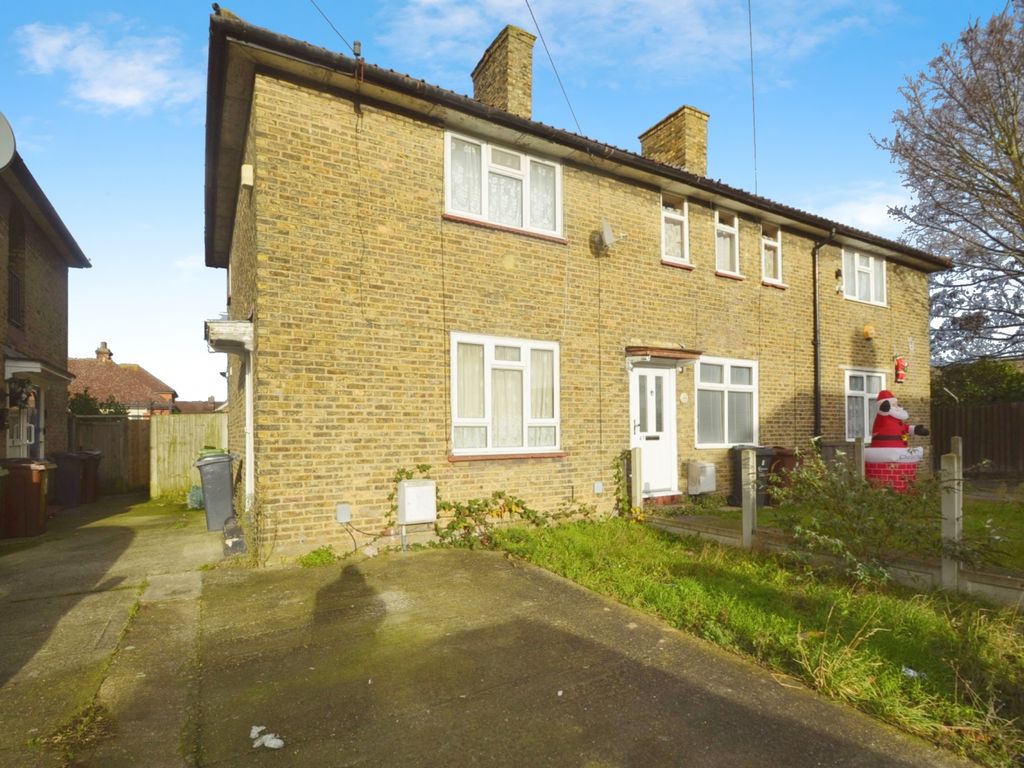 2 Bed End Terrace House For Sale In Margery Road Dagenham Rm8 £