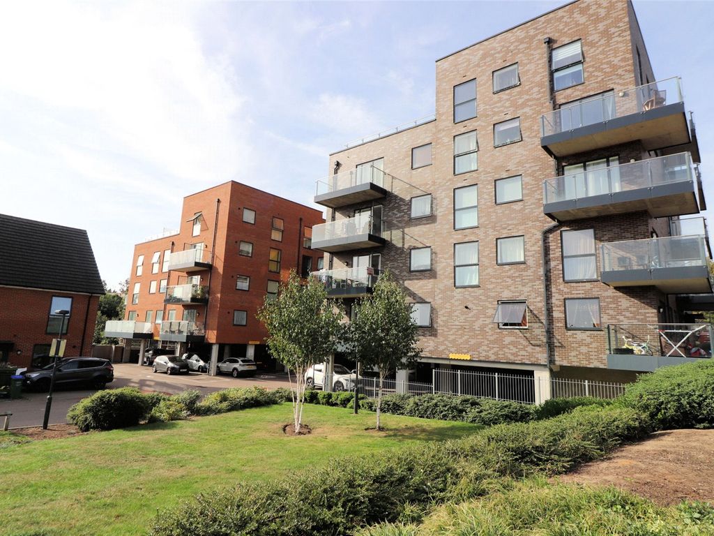 3 bed flat for sale in Stoneham Court, Dell View Road, Erith, Kent DA8 ...