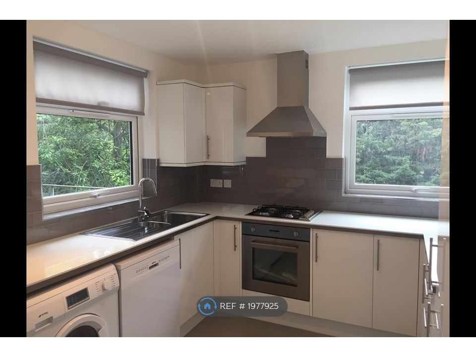 2 bed flat to rent in Princess Court, Bromley BR1, £1,500 pcm - Zoopla
