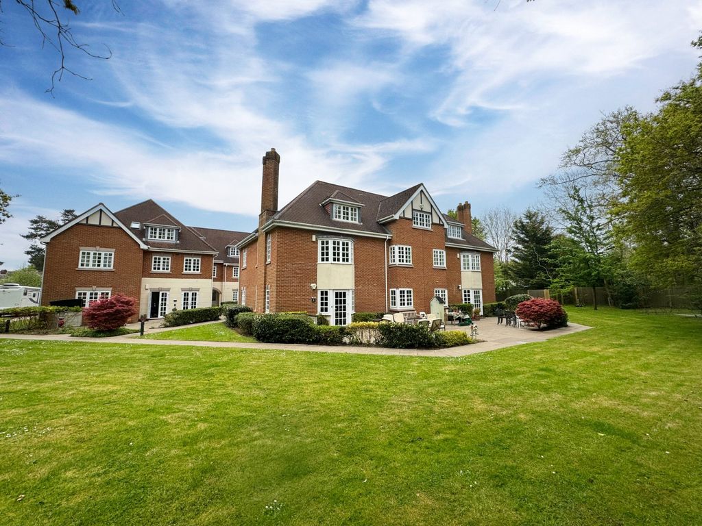 2 bed flat for sale in Courtney Place, Terrace Road South, Binfield ...