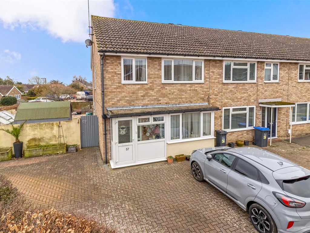 3 bed end terrace house to rent in The Lawns, Sompting, Lancing BN15, £ ...