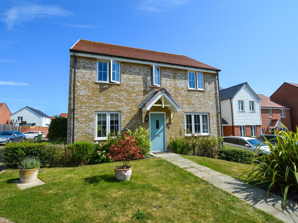 4 bed detached house to rent in White Clover Close, Stone Cross ...