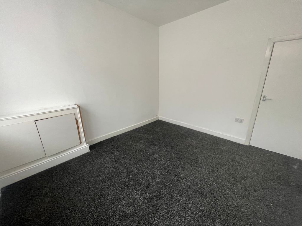 4 bed terraced house to rent in Longcliffe Road, Leicester LE5, £1,100 ...