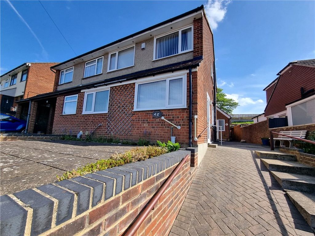 3 Bed Semi Detached House For Sale In Chalk Pit Avenue St Pauls Cray