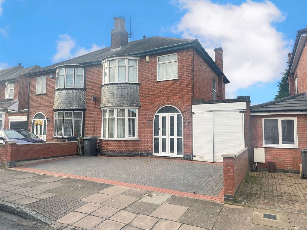 3 Bed Semi Detached House For Sale In Kedleston Road Off Chesterfield
