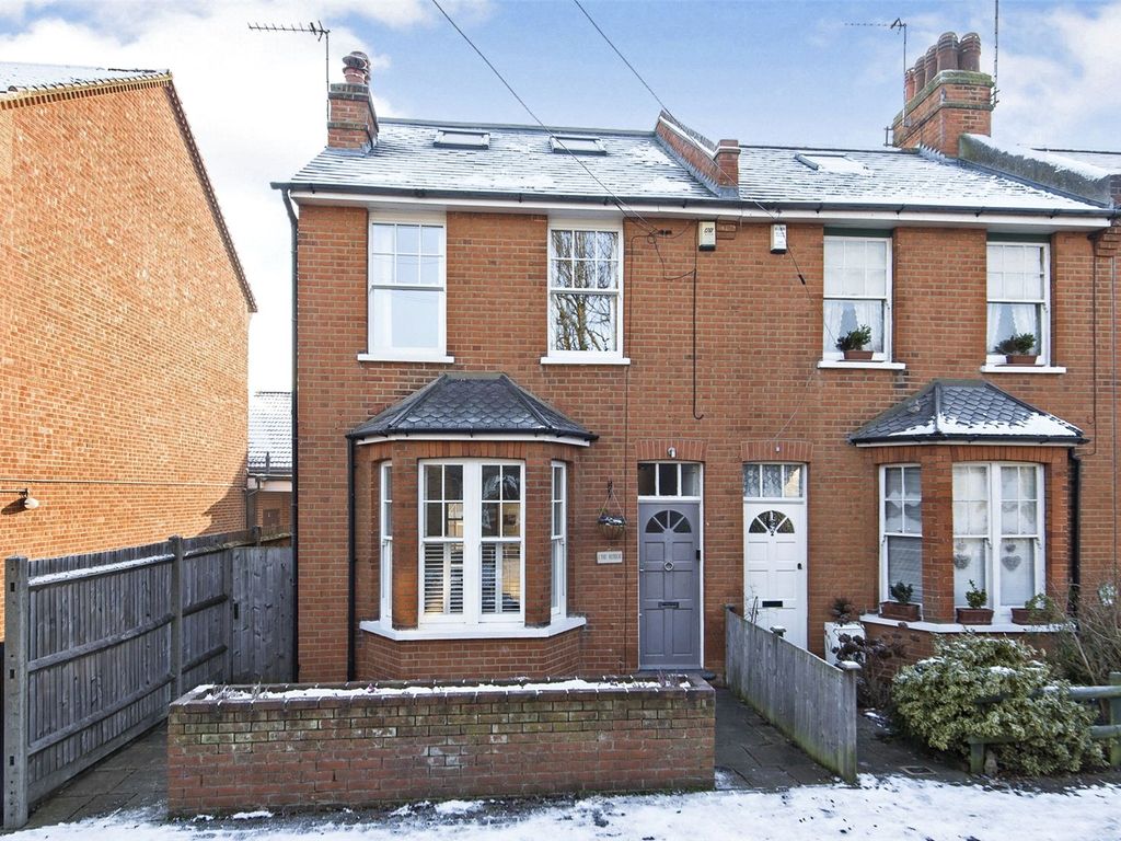 4 Bed End Terrace House For Sale In The Retreat Cheam Common Road