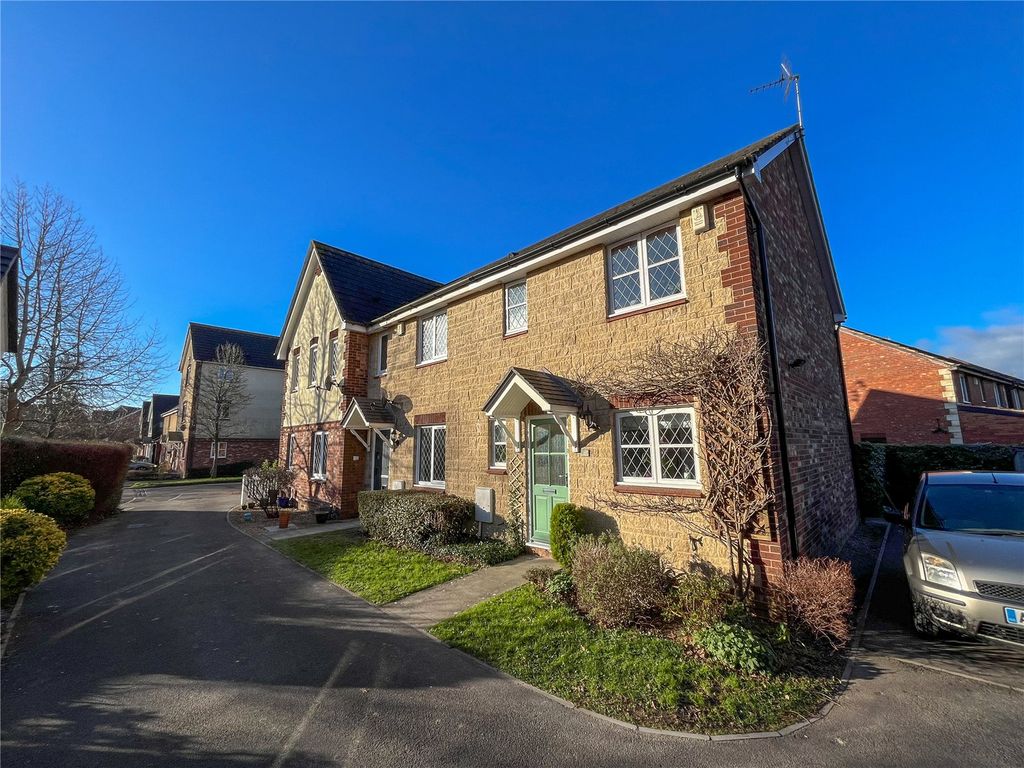 2 Bed End Terrace House To Rent In Bye Mead Emersons Green Bristol