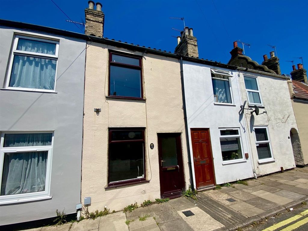 2 bed terraced house for sale in St Margarets Road, Lowestoft, Suffolk ...
