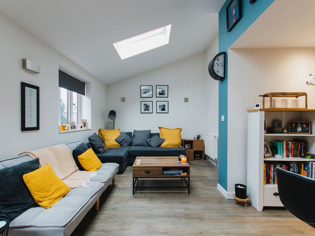2 bed semi-detached house for sale in Mill Close, Deddington OX15, £ ...