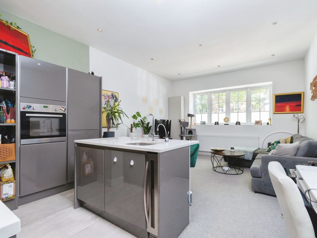 1 bed flat for sale in Overton Road, Sutton SM2, £325,000 - Zoopla