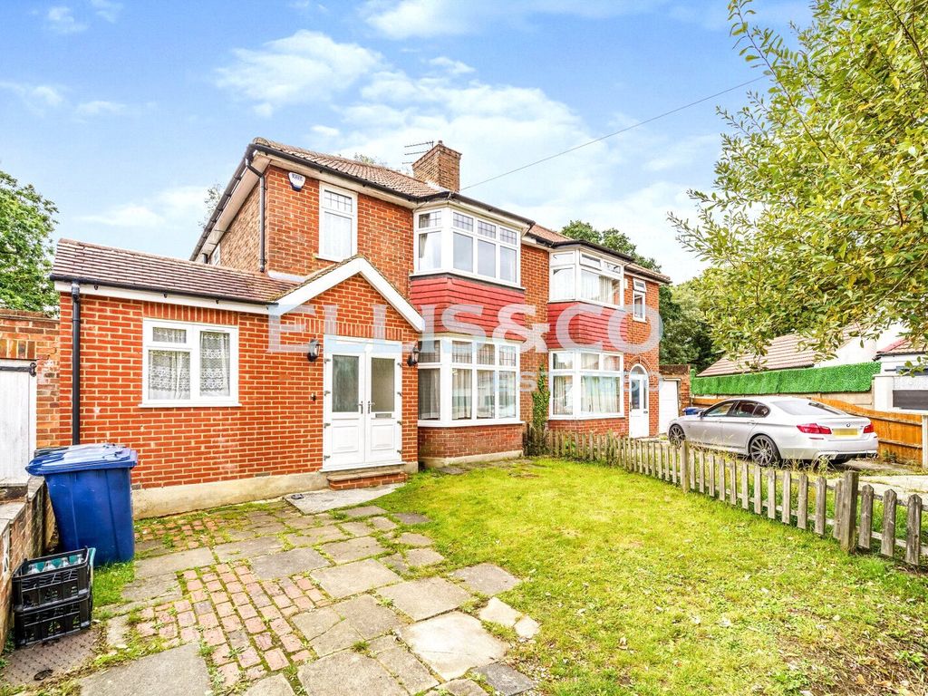 4 Bed Semi Detached House To Rent In Ashness Gardens Greenford Ub6 £