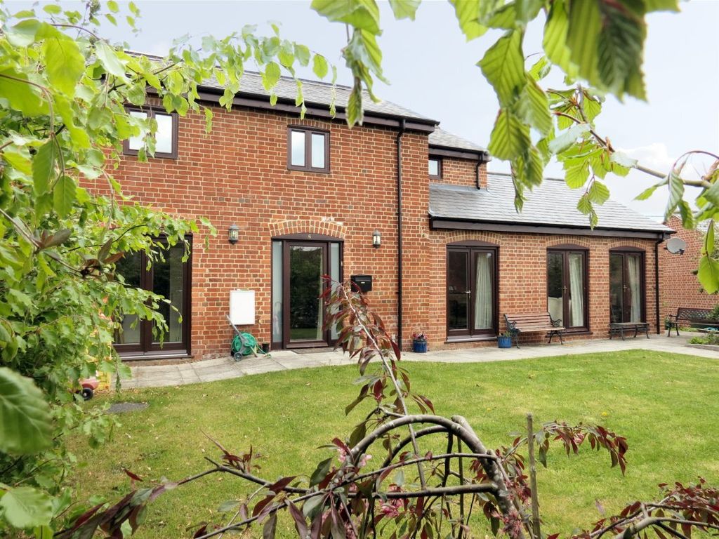 3 bed semi-detached house to rent in Tidmarsh Barns, Tidmarsh Lane ...