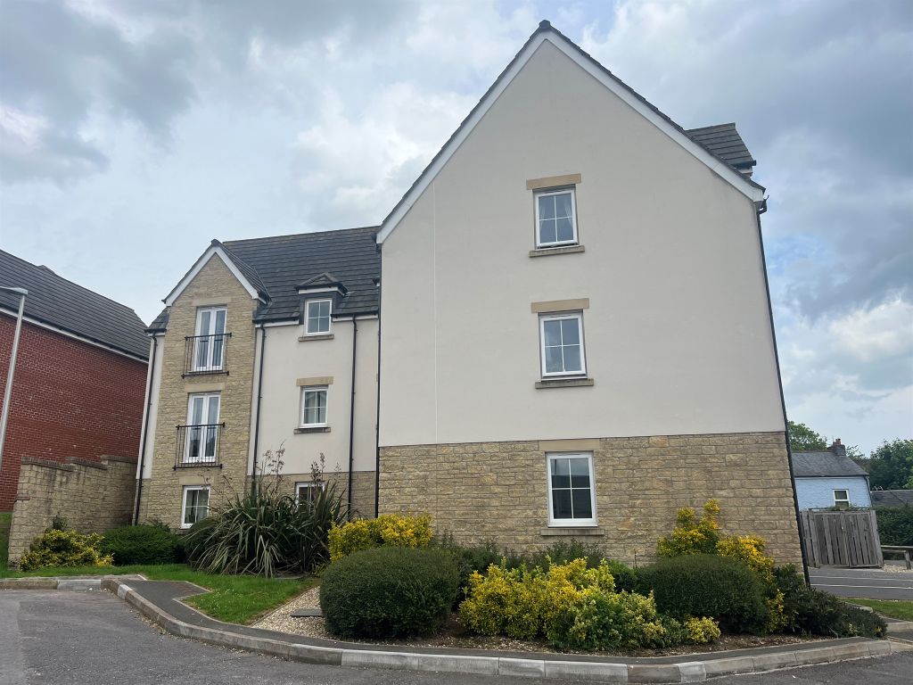 2 bed flat for sale in Charter Road, Axminster EX13, £175,000 - Zoopla