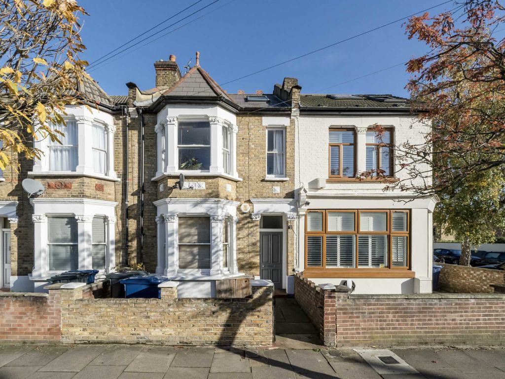 2 bed flat to rent in Kingswood Road, London W4, £2,297 pcm - Zoopla