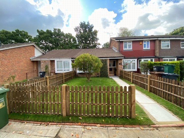 2 bed bungalow for sale in Headley Grove, Tadworth KT20 - Zoopla