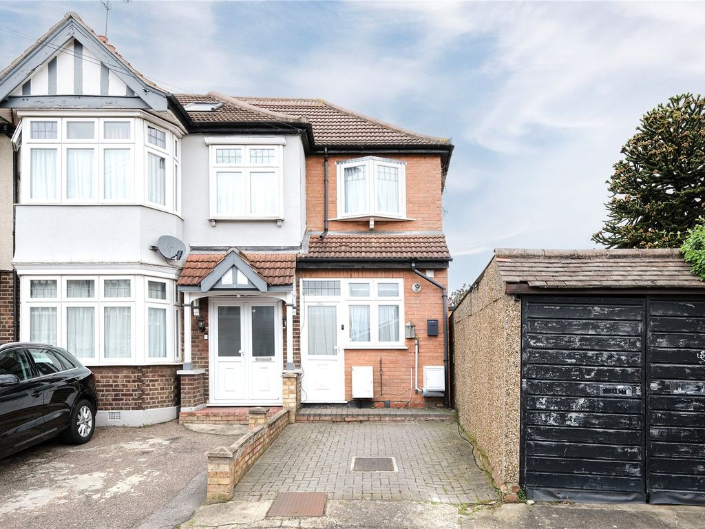 2 Bed End Terrace House For Sale In Primrose Avenue Chadwell Heath Rm6