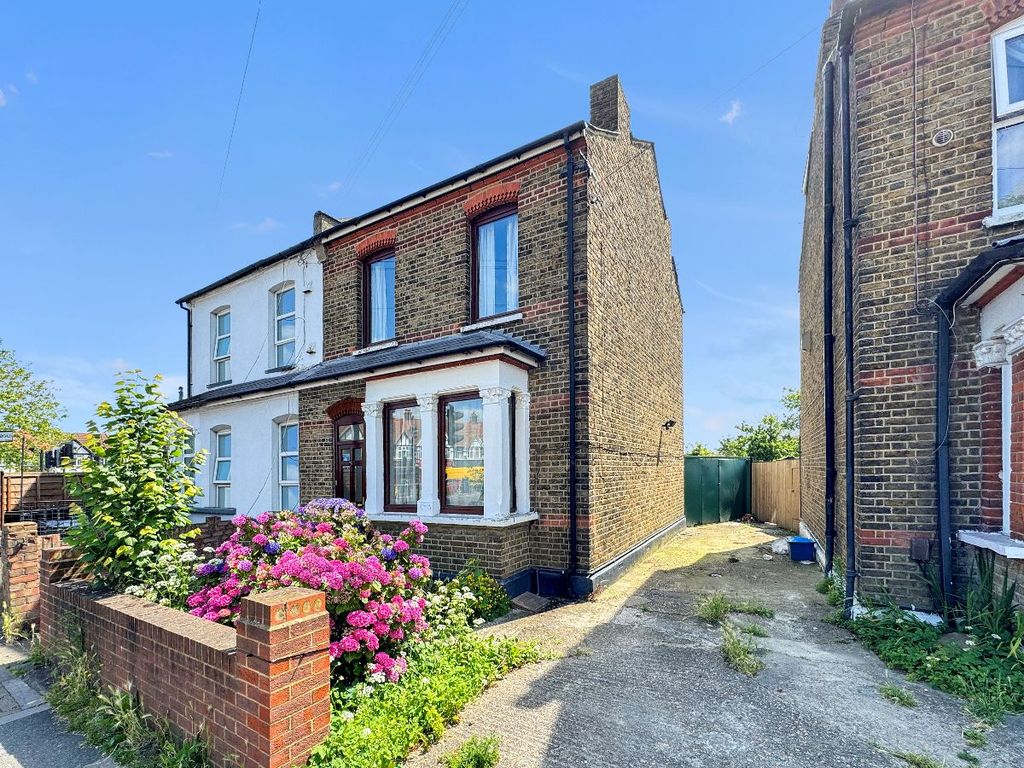 2 Bed Semi Detached House For Sale In Vicarage Farm Road Hounslow Tw3