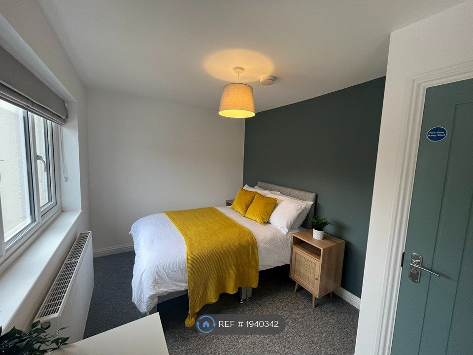 6 bed semi-detached house to rent in Frenchay Park Road, Bristol BS16 ...