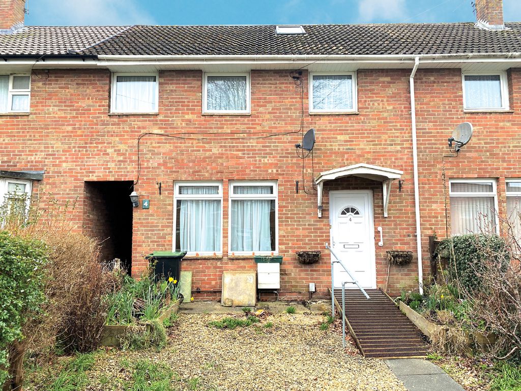 3 bed terraced house for sale in Redlynch Close, Swindon SN2 - Zoopla