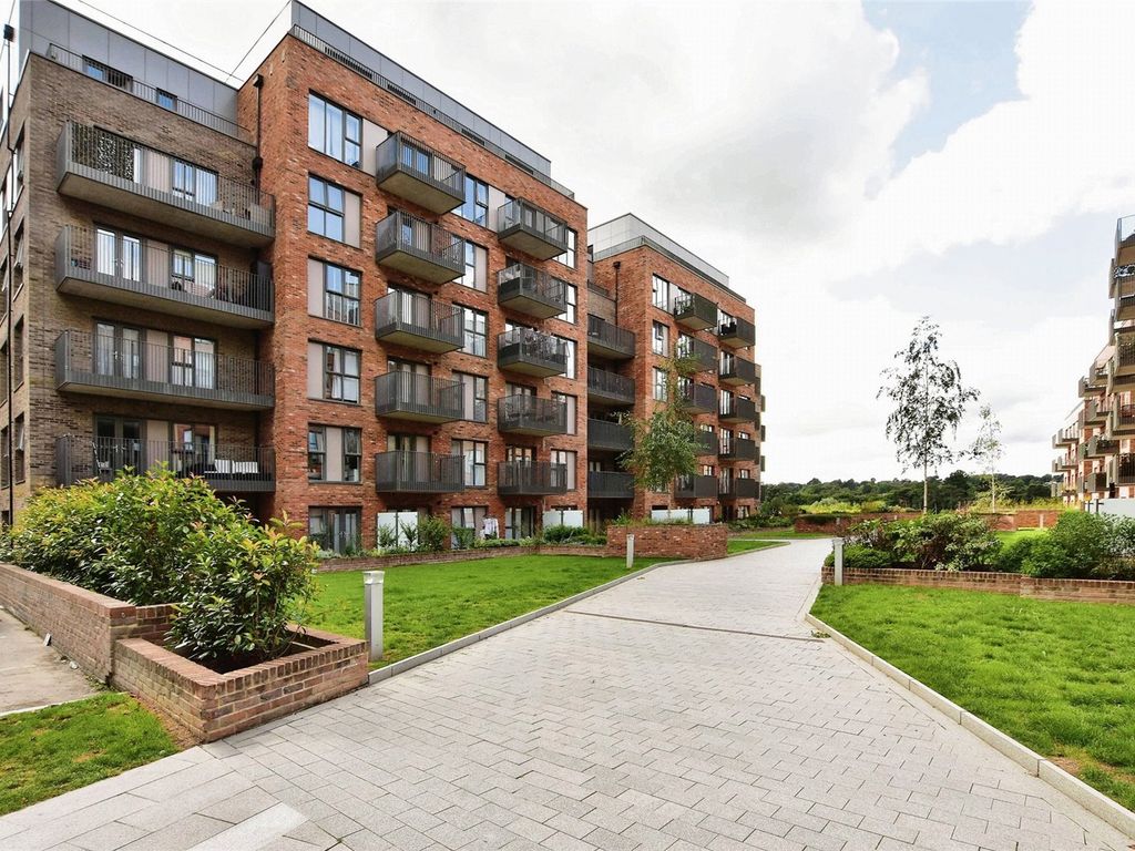 2 bed flat for sale in Rosalind Drive, Maidstone, Kent ME14, £270,000 ...