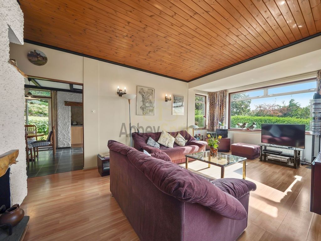 5 bed bungalow for sale in Downsview Road, London SE19, £900,000 - Zoopla