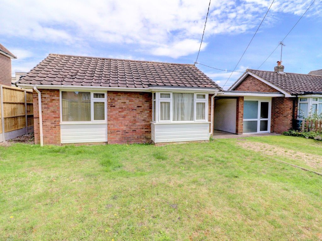 2 bed bungalow for sale in New Pond Road, Holmer Green, High Wycombe ...