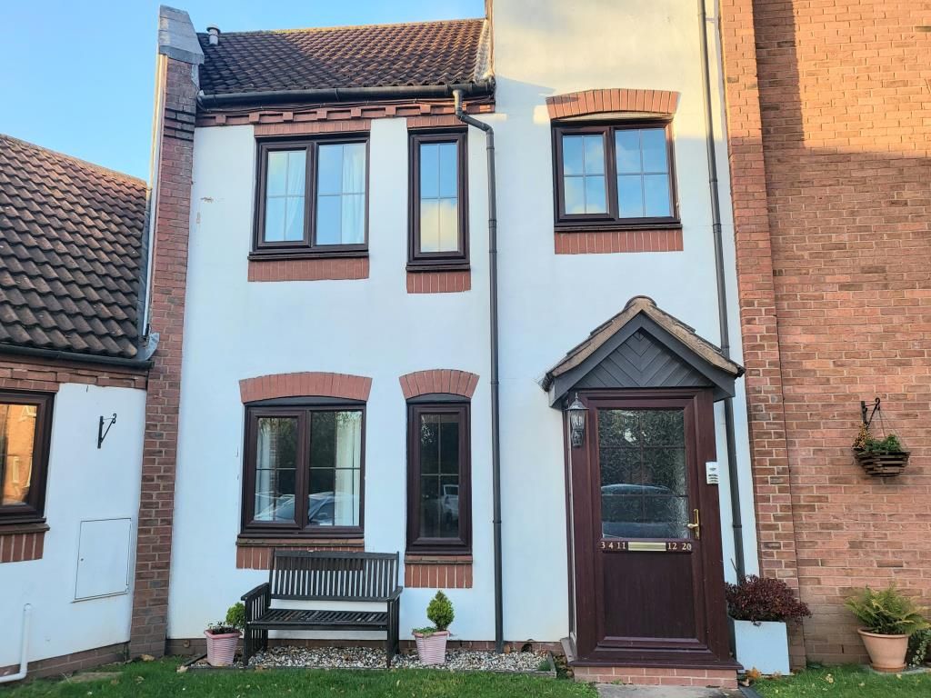 2 bed flat to rent in Chave Court Close, Hereford HR4, £800 pcm - Zoopla