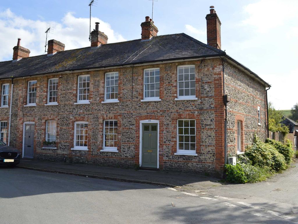 3 bed end terrace house to rent in High Street, Ramsbury SN8, £2,200 pcm - Zoopla