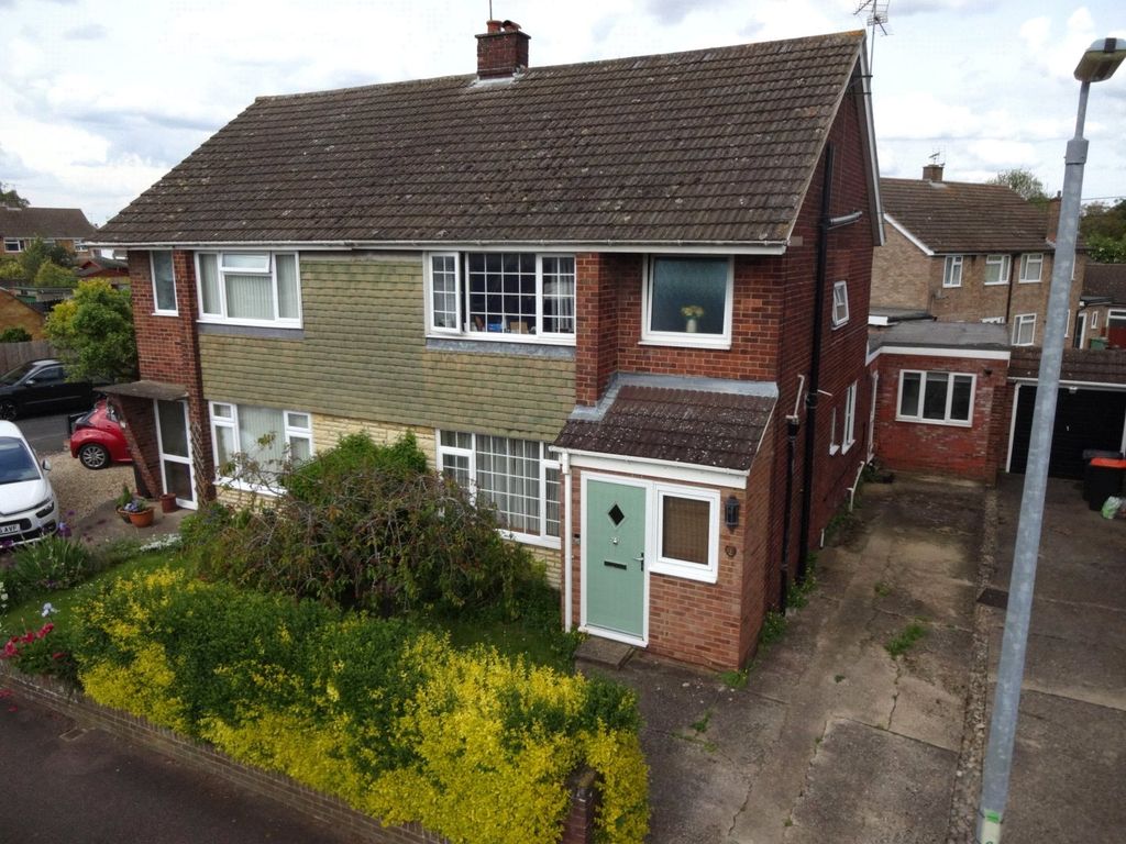 5 bed semi-detached house for sale in Dalling Drive, Houghton Regis ...