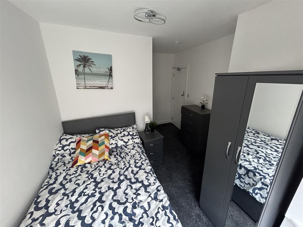 3 bed property to rent in Mount Pleasant, Batchley, Redditch B97, £600 ...