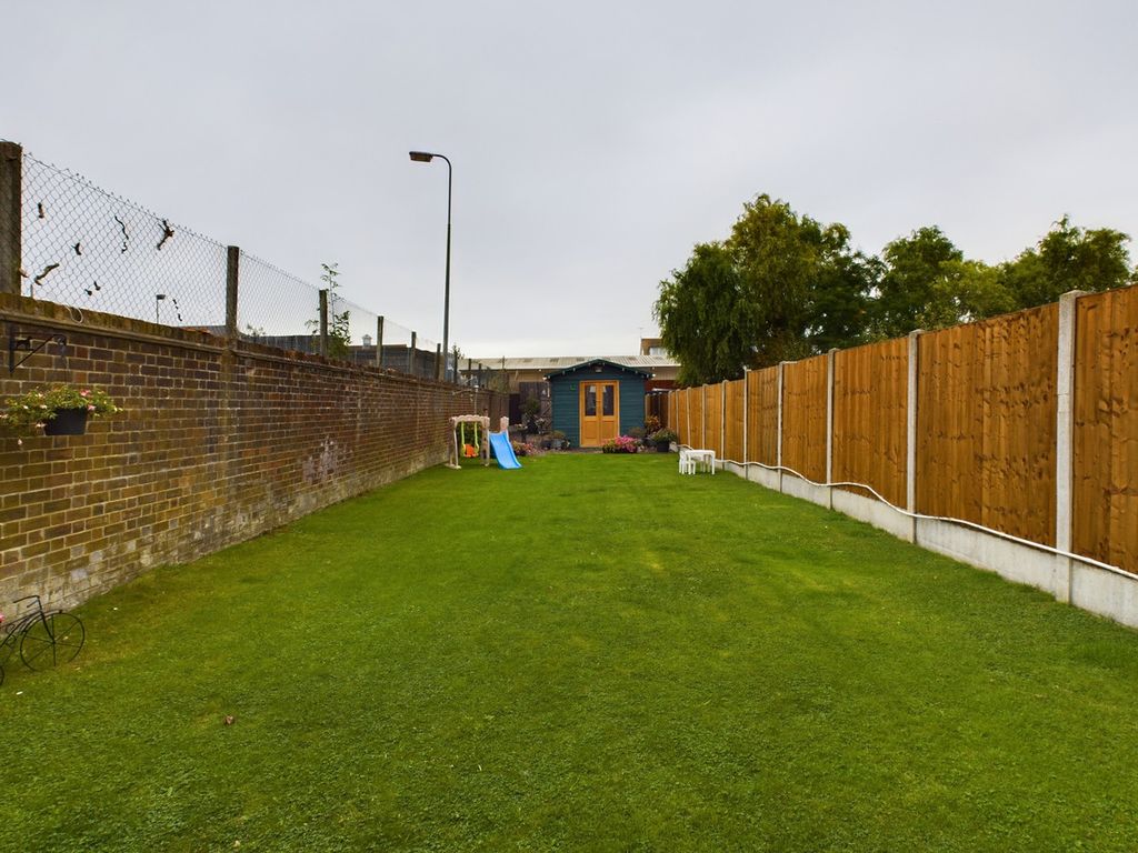 3 Bed Semi Detached House For Sale In Waverley Road Benfleet Ss7 £