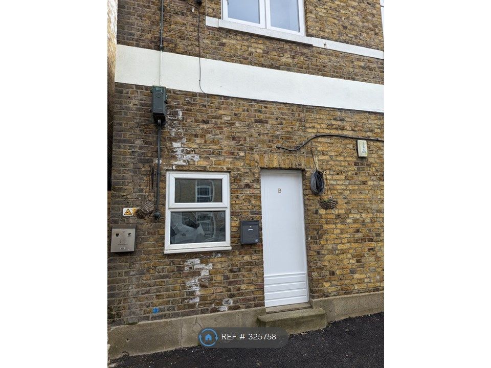 Studio to rent in Mill House, London UB2, £1,150 pcm - Zoopla