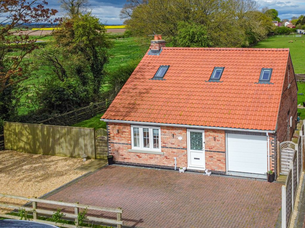 2 bed detached house for sale in Cat Bells Cottage, Hag Lane, Raskelf ...