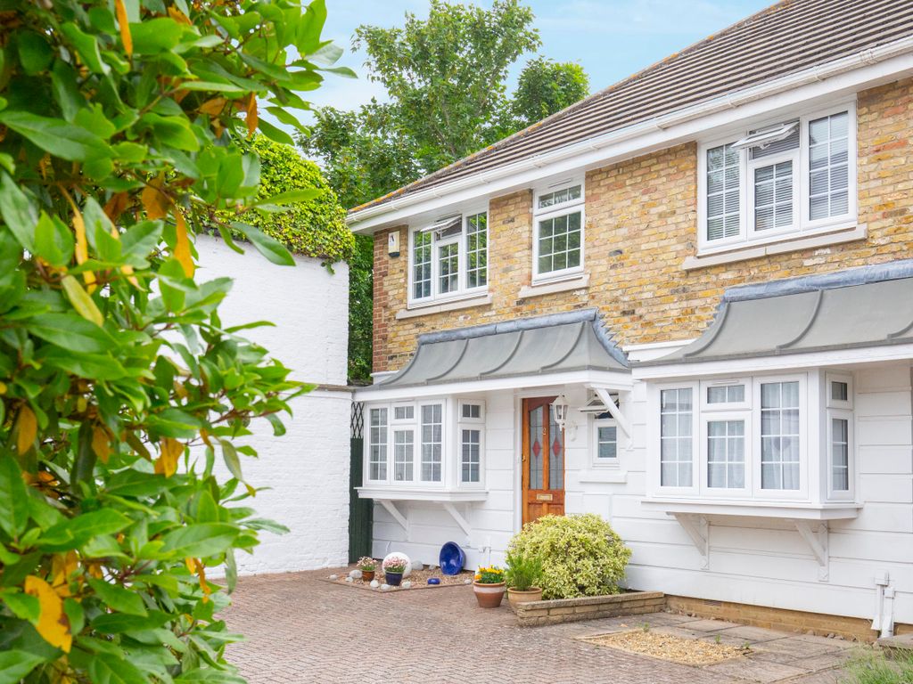 3 bed semi-detached house for sale in Kensington Gardens, Kingston Upon ...