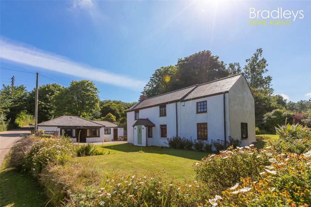 3 bed detached house for sale in Deveral Road, Fraddam, Hayle, Cornwall ...