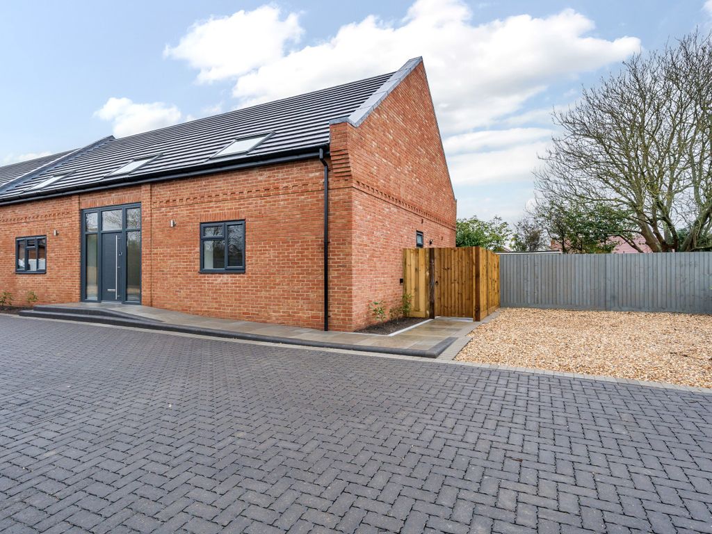 4 bed semi-detached house for sale in Aldermaston Road, Pamber End ...