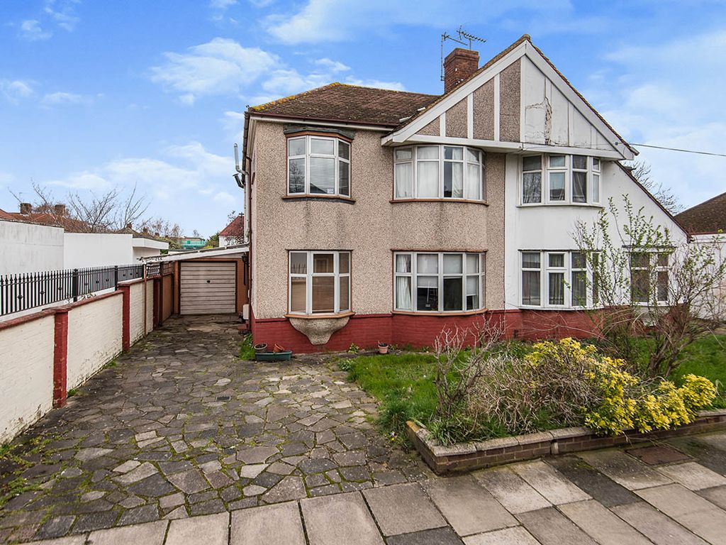 4 Bed Semi Detached House For Sale In Lyndhurst Avenue Whitton
